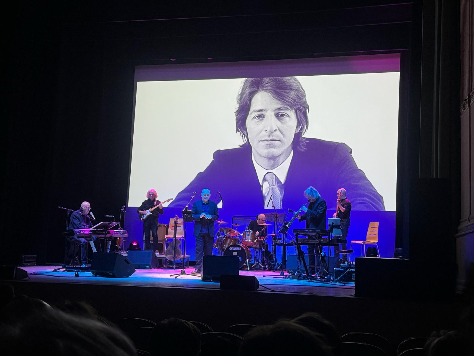 Indimenticabile Gaber, successo al Savoia per lo spettacolo di ...