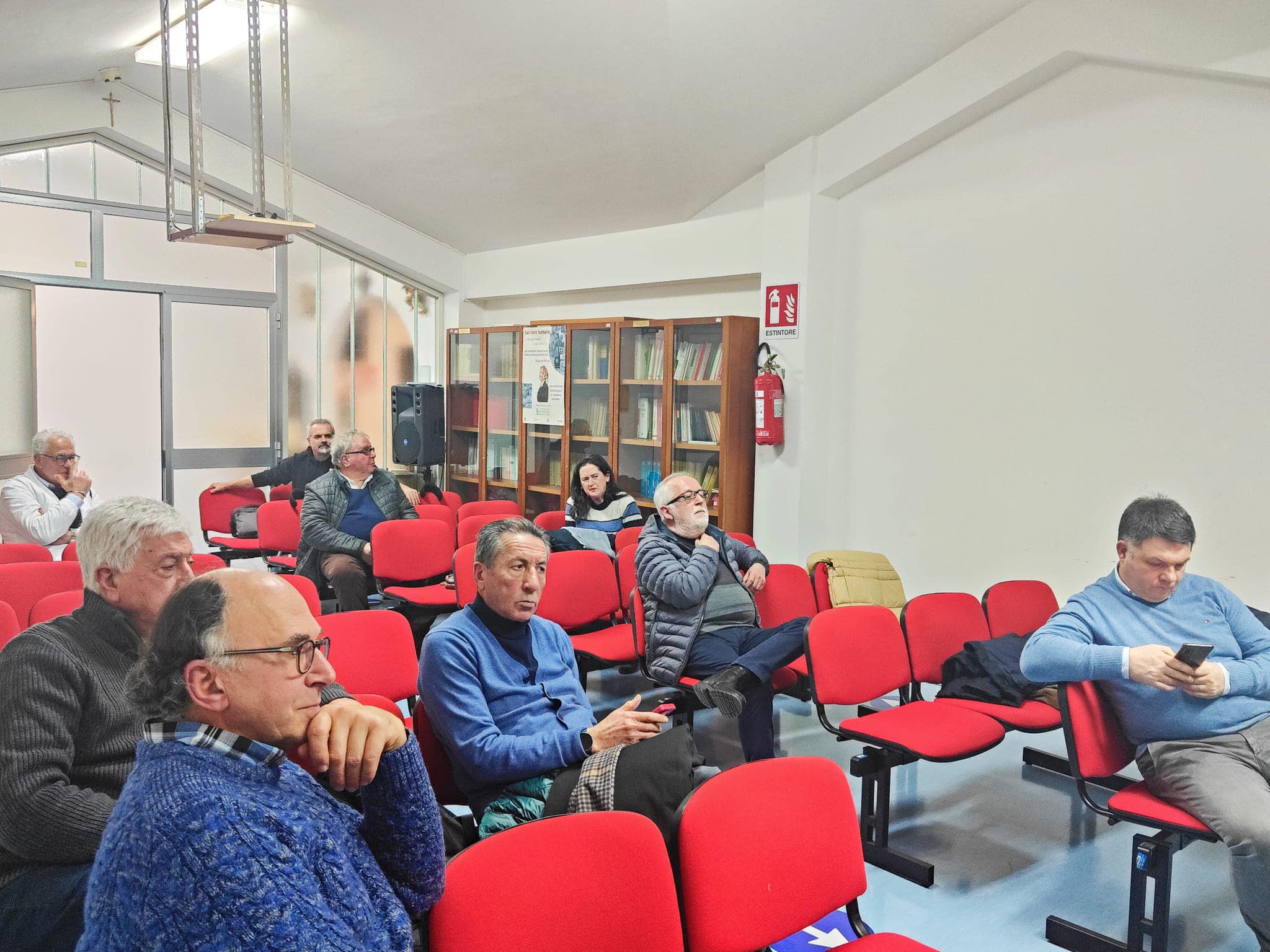 Medici in pensione tornano in corsia per salvare l'ospedale Caracciolo ...