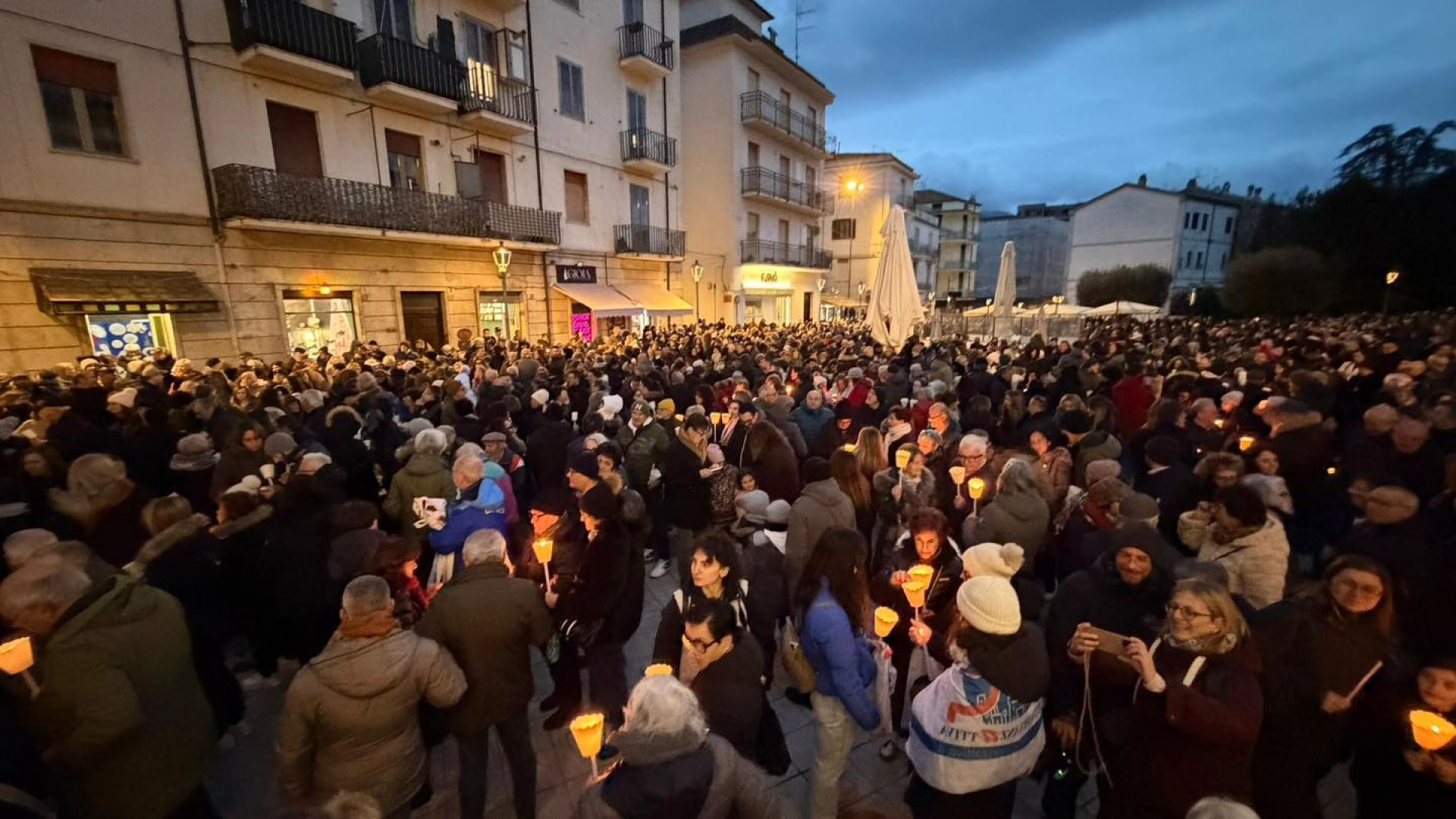 Sanità, Pcl: "Dalla fiaccolata alla mobilitazione, ora accordi con ...